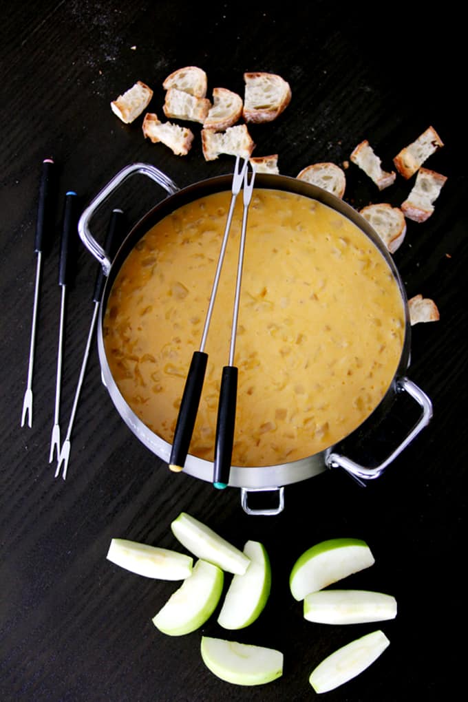 Beer Cheese Fondue - Melanie Makes